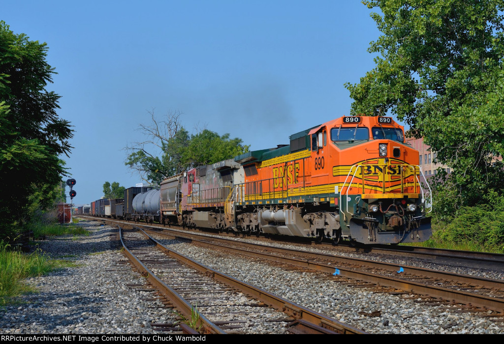 BNSF 890